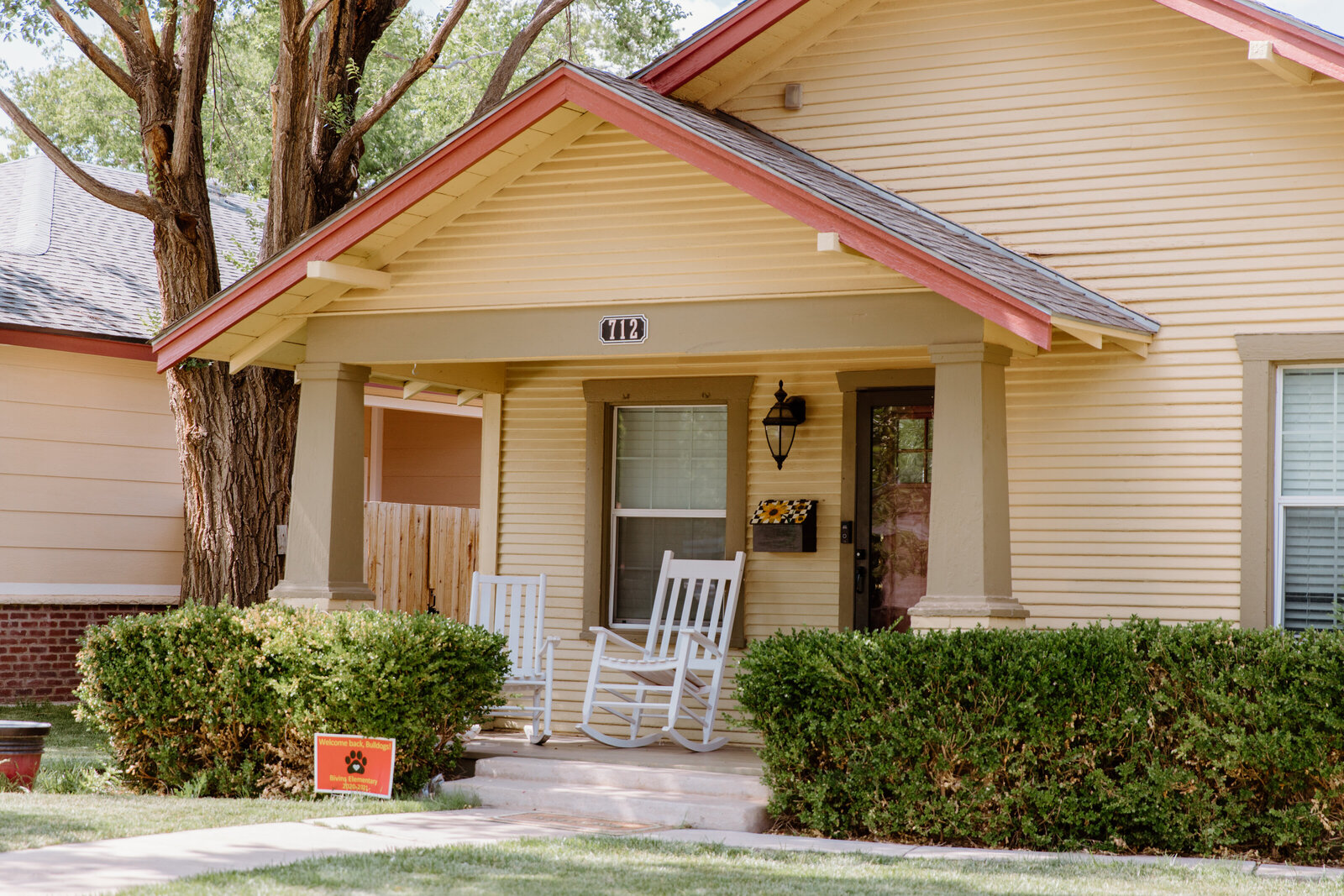Home | Eveline's Sunshine Cottage